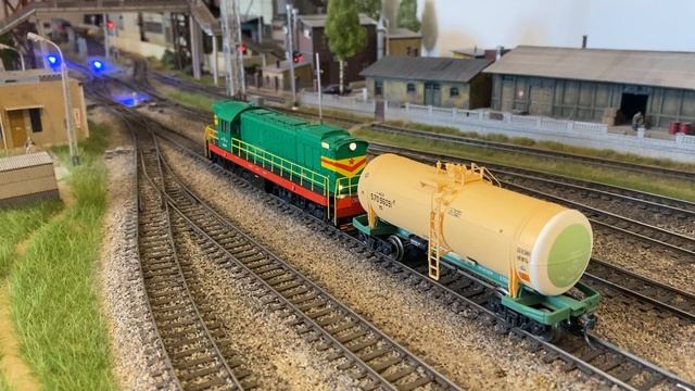 Подкатили и укатили дальше цистерну MODIMIO