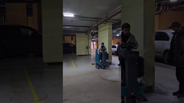 Wellland FD85 убирает покрытие на подземном паркинге