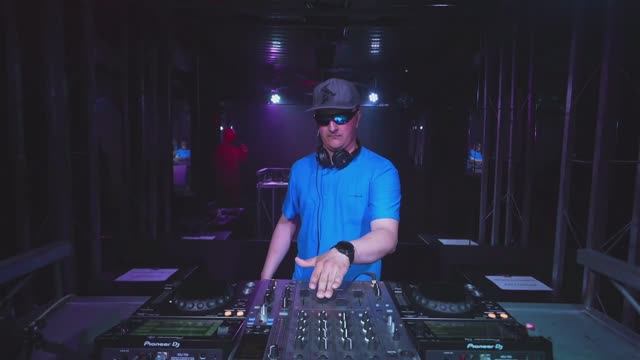 сет в стиле органик хаус.вечеринка стрим на площадке "the place"😃😃😃🔊🔊🔊🎧🎧🎧
vk.com/theplaceru