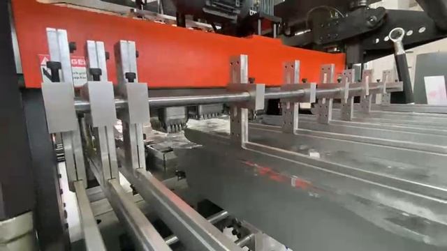 Производство фруктовых контейнеров на ER 130