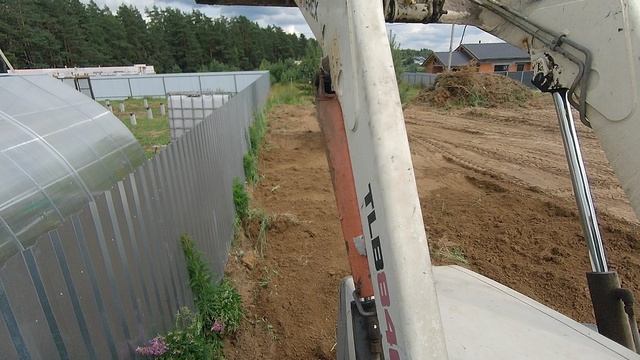 корчевание передним ковшем, планировка, вывоз мусора 10