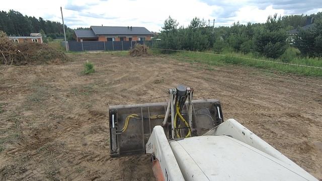 корчевание передним ковшем, планировка, вывоз мусора 7 поел земляники