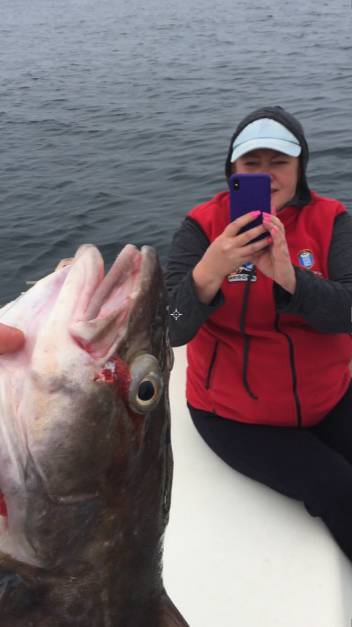 Рыбалка на Камчатке: две трески по 10 кило на одну удочку!