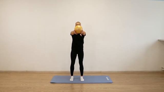 Баланс мяча на тыльной стороне руки