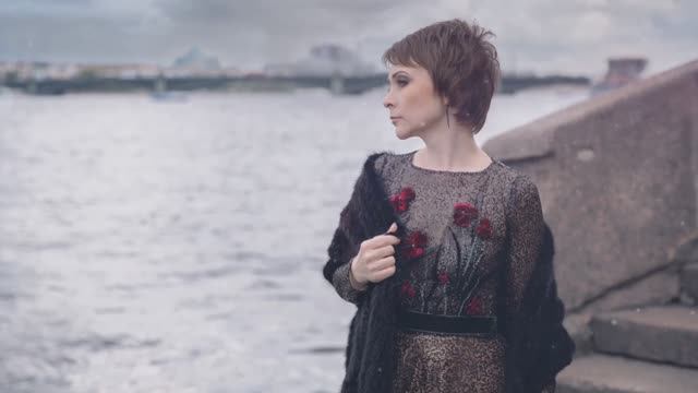 ЕЛЕНА КОРНЕЕВА (психофизиолог, поэт) - В мире слов я бушующий пламень