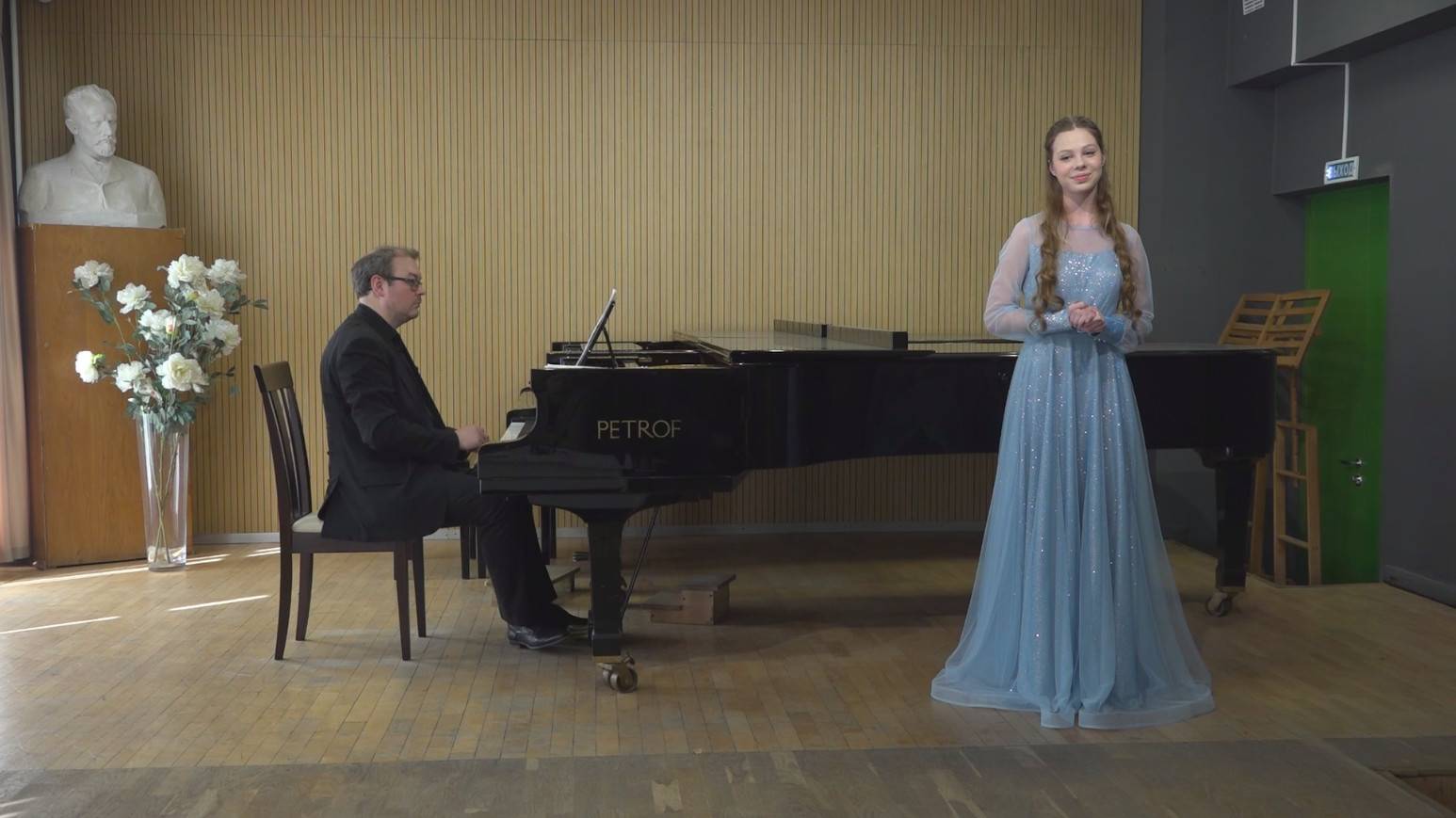 Русская народная песня "Чернобровый, черноокий..."