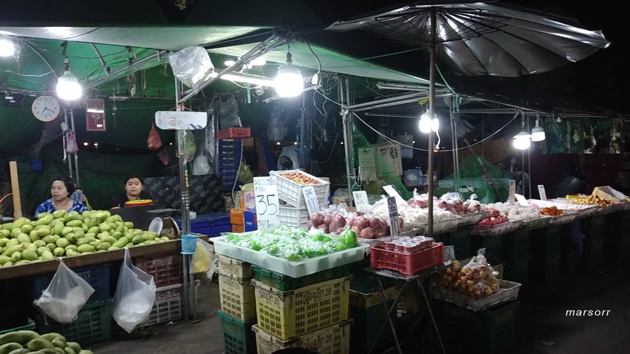 бангкок. просто улицы. вечер, рыночек, автобус กรุงเทพฯ bangkok