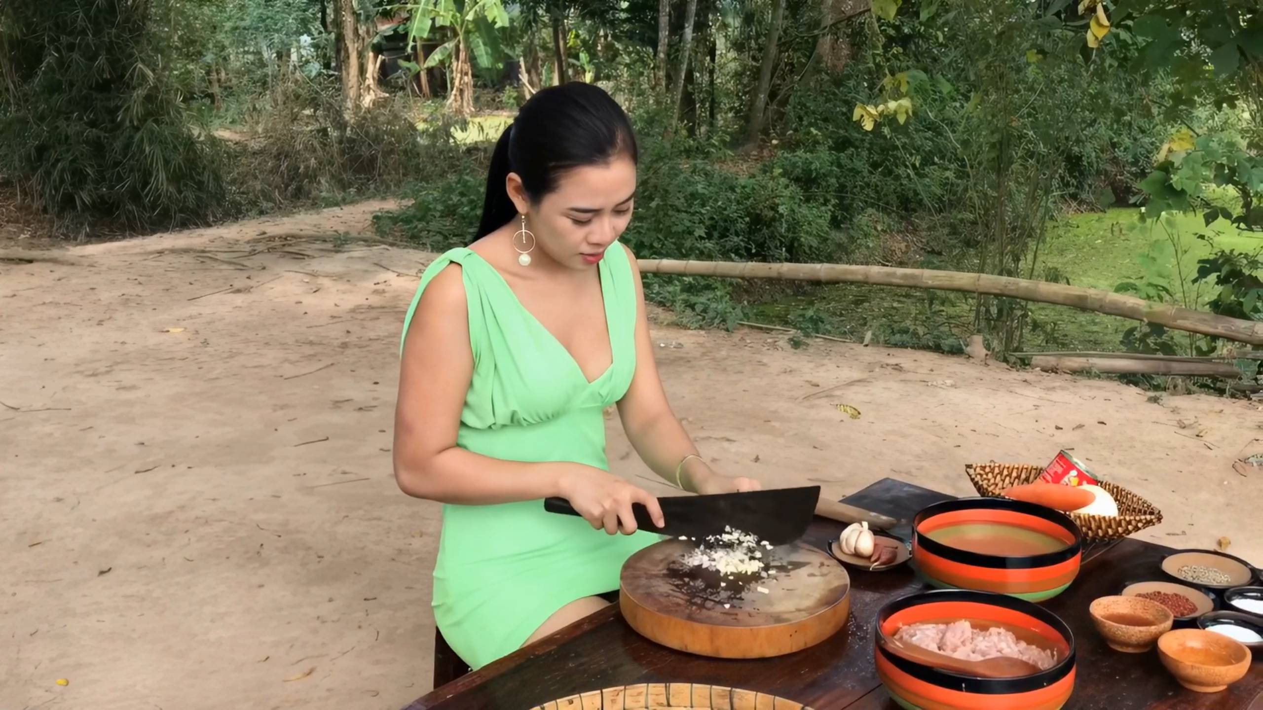 ПОТРЯСАЮЩАЯ КУЛИНАРИЯ ｜ Фаршированные панцири крабов вьетнамской свининой