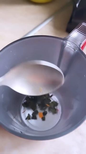 Привет! Вставай! Белки на акации  ссылка на песню в описании (все по-честному )