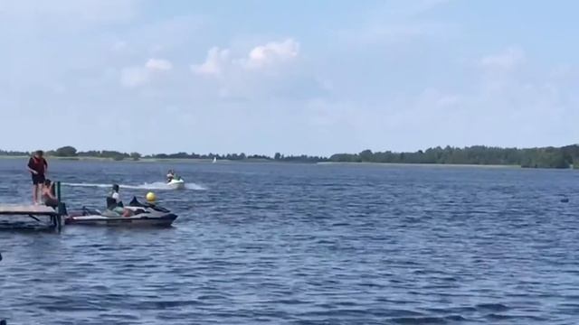 База " Тридевятое Царство " Покатушки на аквабайке.