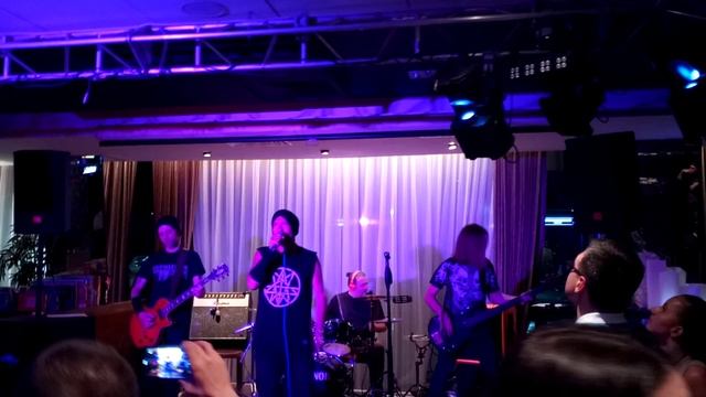 11 Let Me hear You Scream