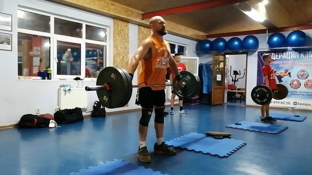 Рывок с виса 60кг х3. Дмитрий Горбачев