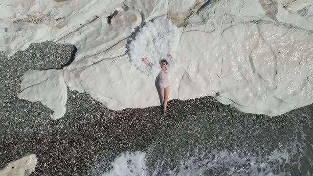 2. ВИКТОР И АЛИНА -мини история- ГРАВИТАЦИЯ ЛЮБВИ СТИХИЯ ВОДЫ