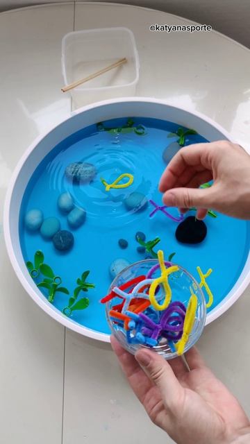 Сенсорная коробка. Развивающие занятия с детьми. Игра своими руками. Ловим рыбок