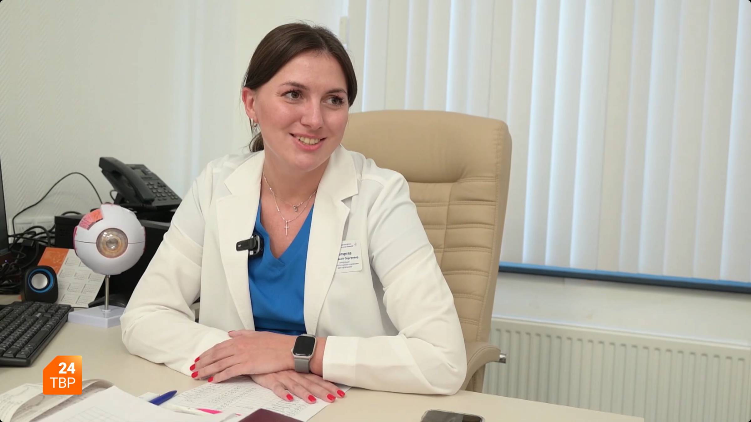 Офтальмолог Анастасия Натарова | Портрет на фоне