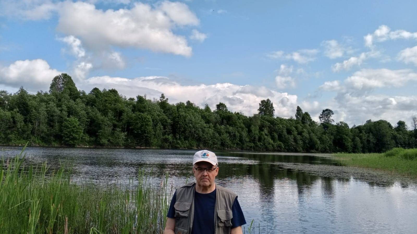 Иным измереньям душа отдана.