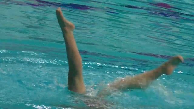 Красивое публичное купание