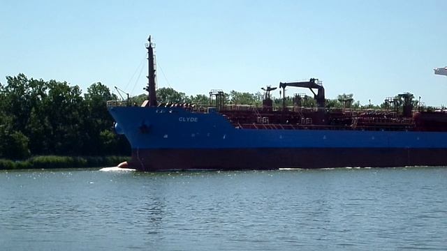 ТАНКЕР С НЕФТЕПРОДУКТАМИ ЗАХОДИТ В КАЛИНИНГРАДСКИЙ ПОРТ