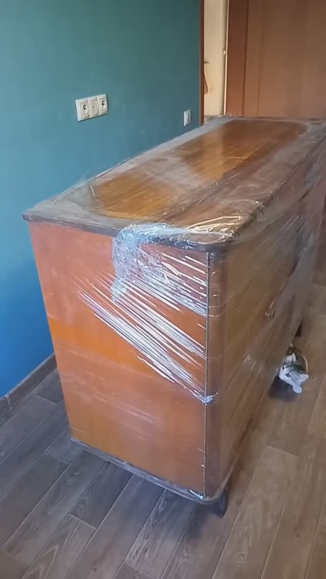 Мой пациент - сервант 60-х годов прошлого века