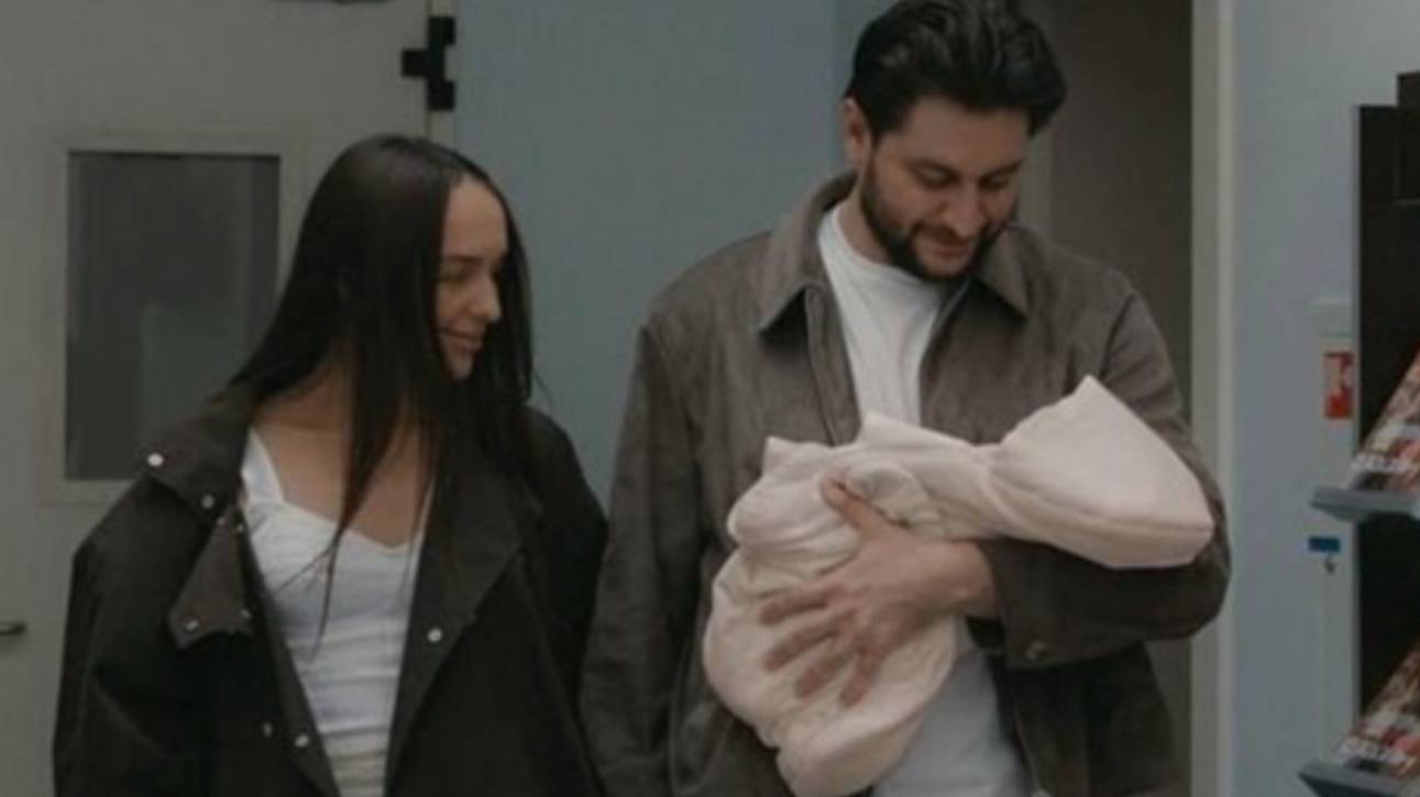 Родившую дочь Мари Краймбрери обманули на 900 тысяч рублей при покупке люксовой кухни