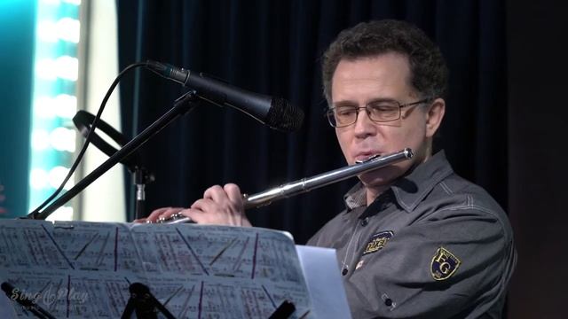 Дмитрий Глазков - ученик музыкальной школы - игра на флейте