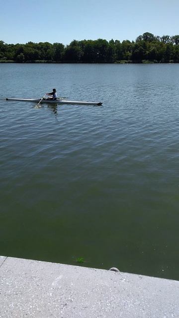 ТРЕНИРОВКА ПО АКАДЕМИЧЕСКОЙ ГРЕБЛЕ