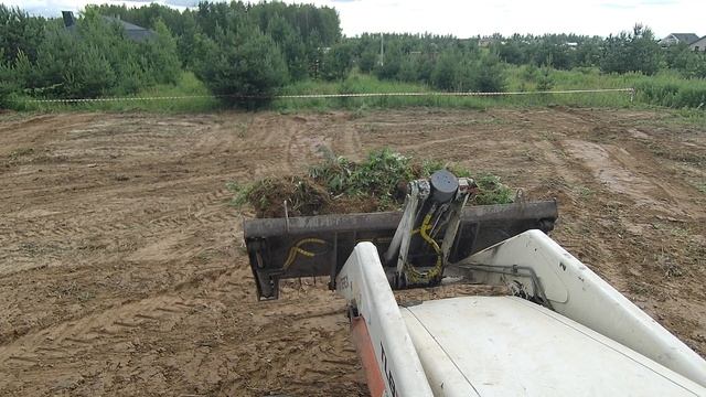 корчевание передним ковшем, планировка, вывоз мусора 9