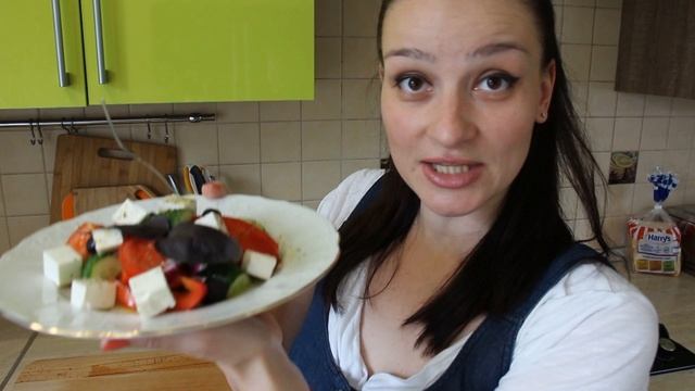 Греческий салат | Капрезе с рукколой | Хориатики