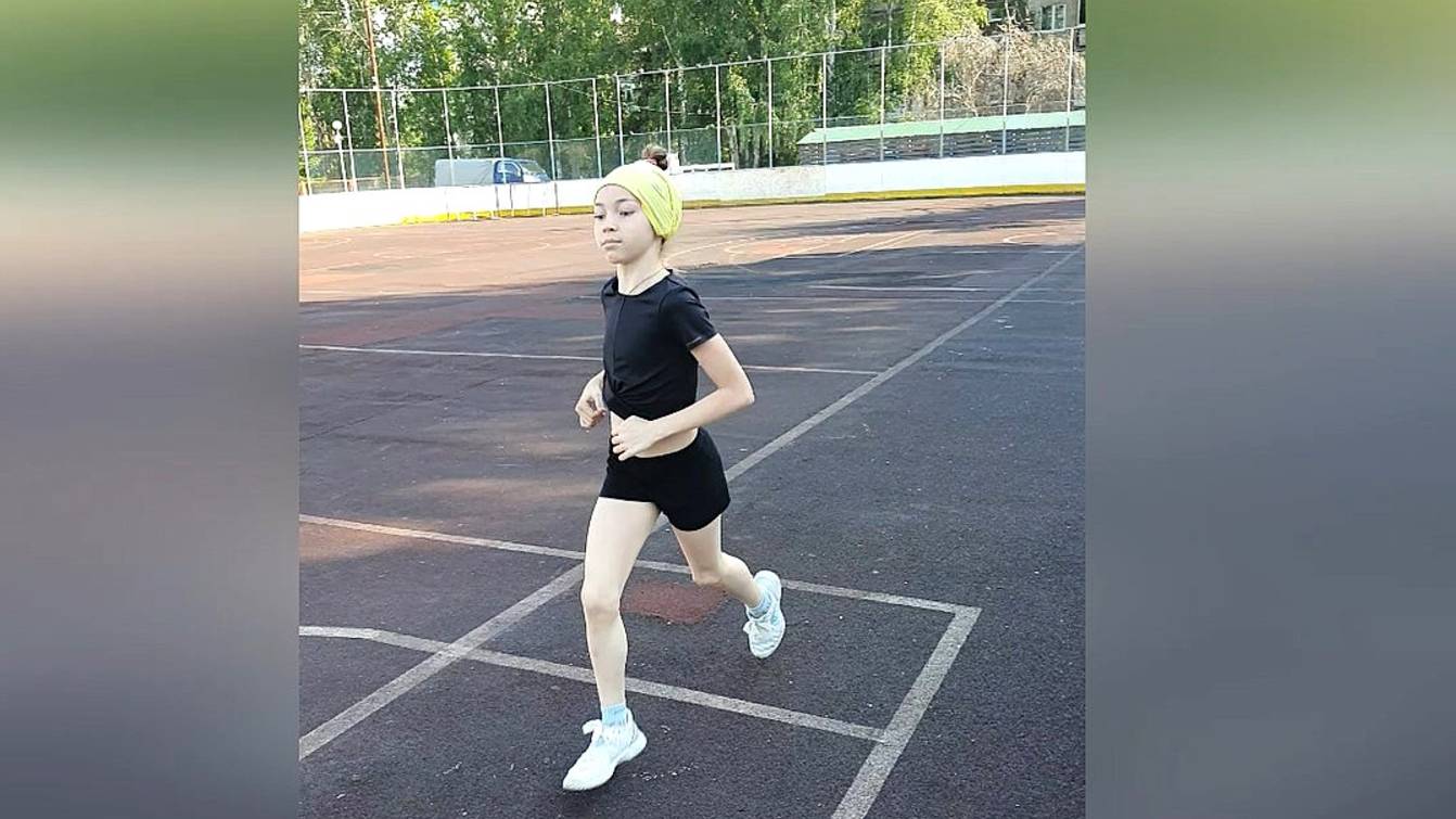 Бег на стадионе. Пробежка. Тренировки дома