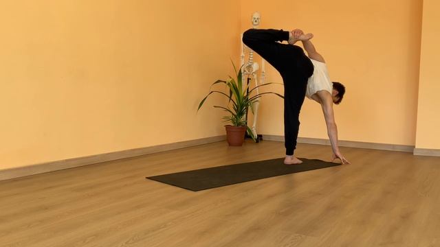 Динамика в йоге