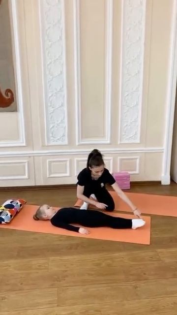 Поднимания прямых ног за голову