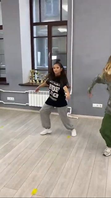 Хип-хоп шаги. Пример