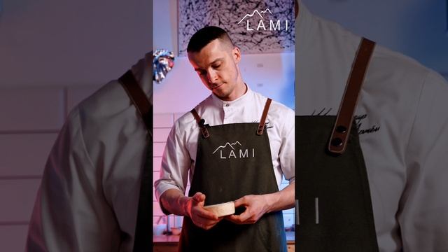 Панини с жареным сыром LAMI,фермерской ветчиной и свежей рукколой