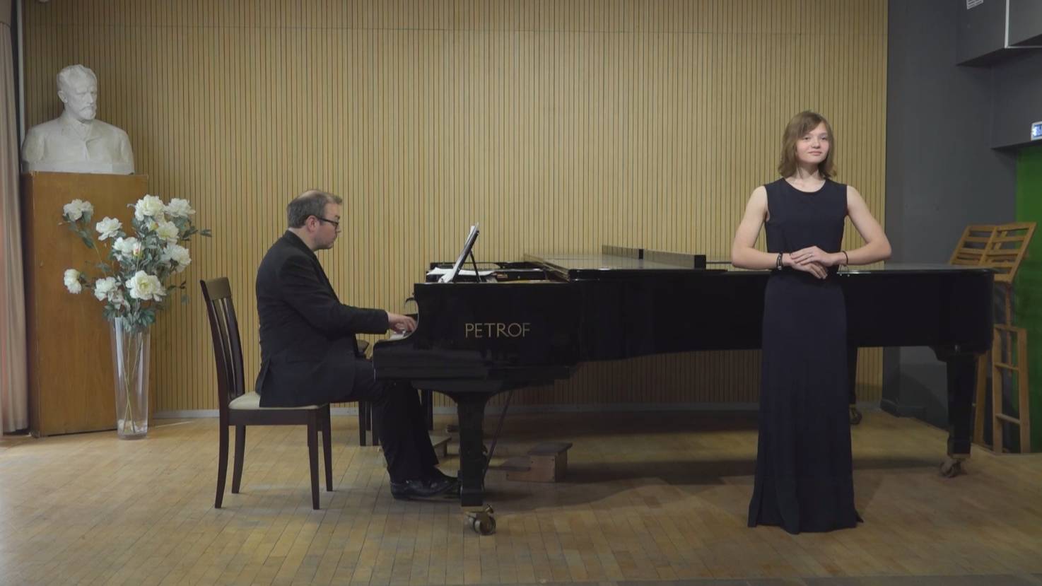 Русская народная песня "Я вечор в саду, младёшенька, гуляла..."