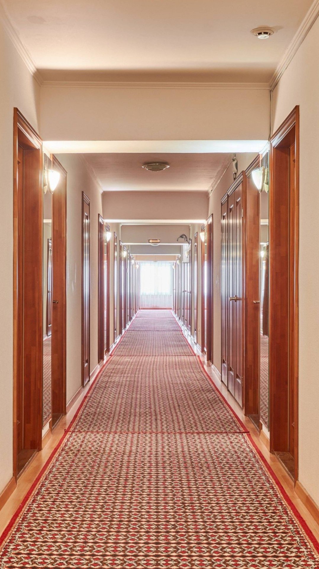 Капитальный ремонт нескольких комнат на третьем, четвертом и пятом этажах курорта "Русь"!