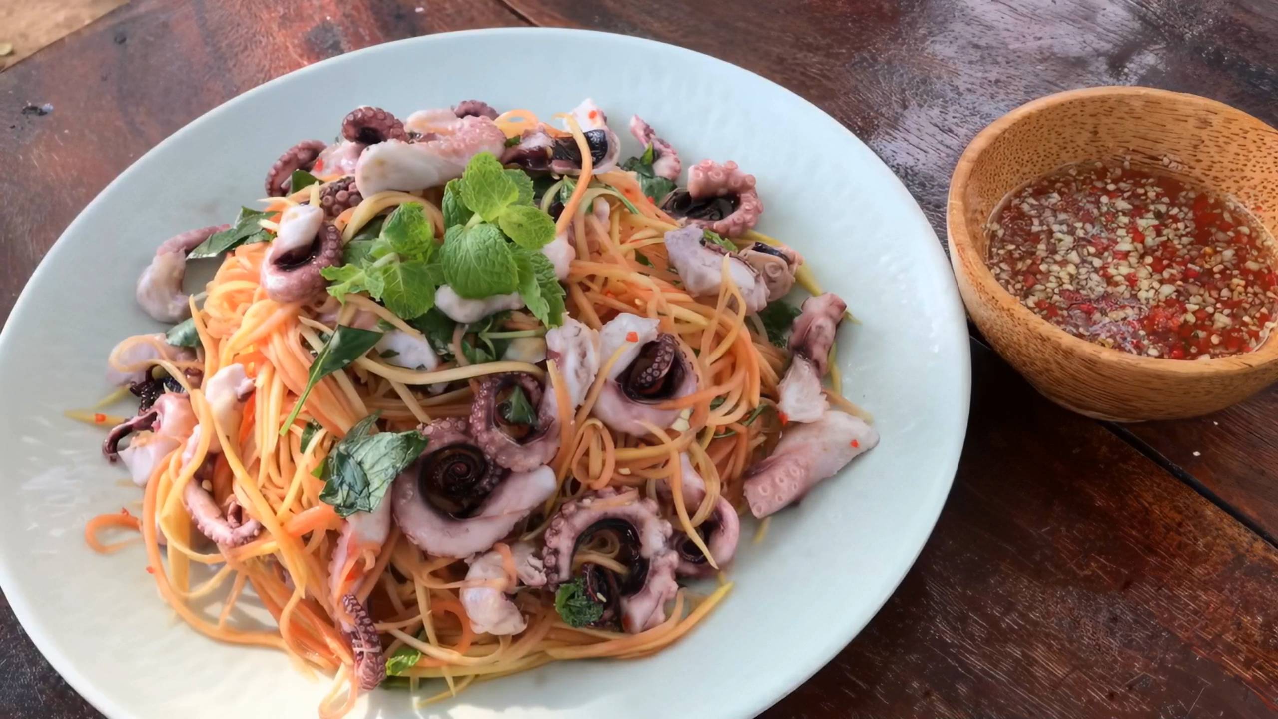 ПОТРЯСАЮЩАЯ КУЛИНАРИЯ ｜ салата из папайи