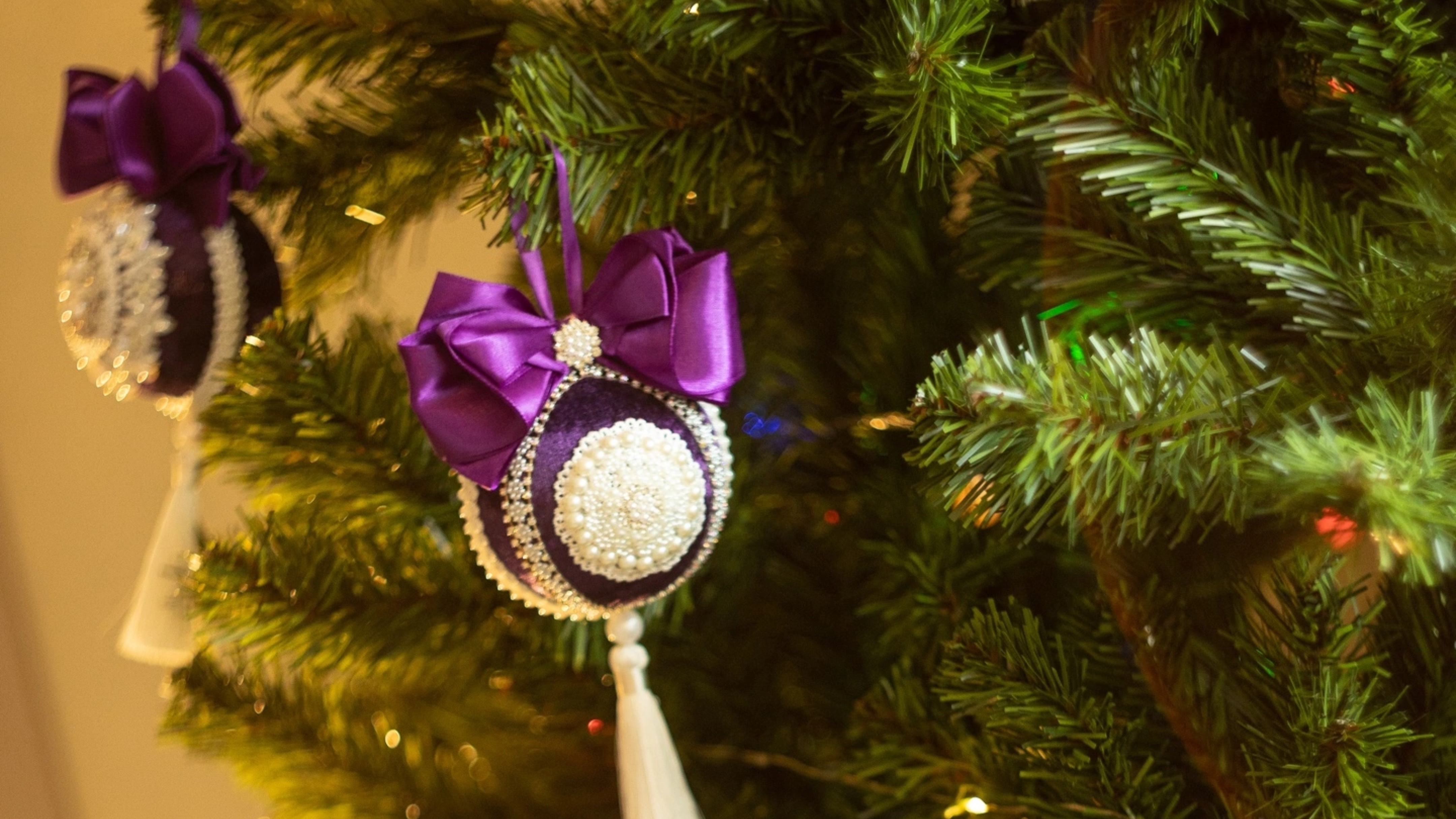 Создание новогодних украшений ( елочных шаров)