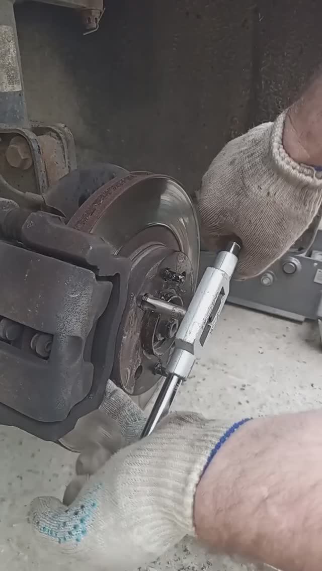 Нарезка новой резьбы на ступице