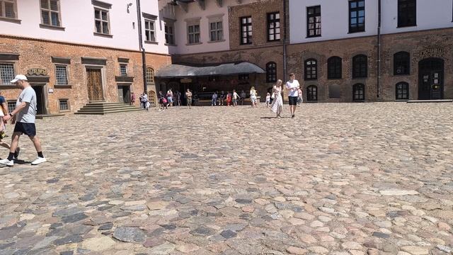 1000071028  Мирский  Замок.mp4