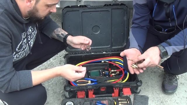 Дешёвый  набор для самостоятельного монтажа кондиционера.