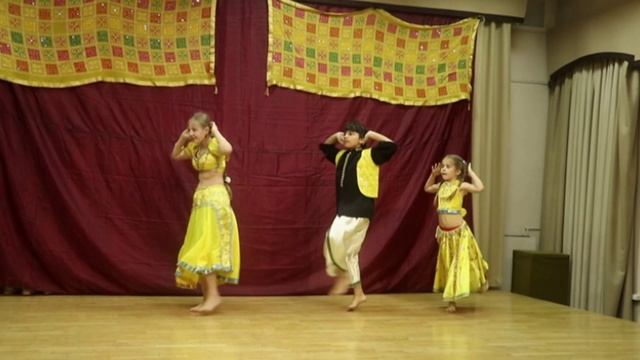 Ухли Вич Дана | Бхангра | Пенджаб | Болливуд |  детский клуб Таранг | Москва | Россия