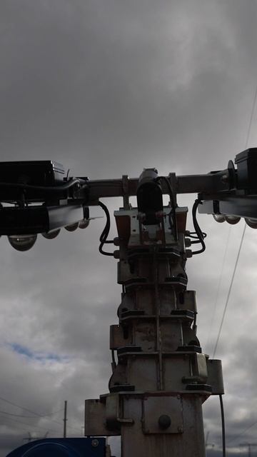 На складе — осветительные мачты BAYSAR с двигателями Mitsubishi!