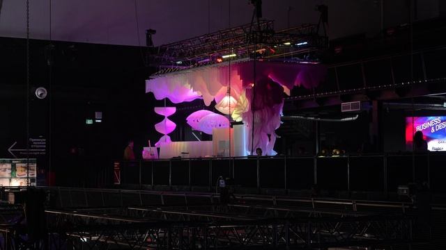 Дизайнерский выставочный стенд из архитектурной бумаги