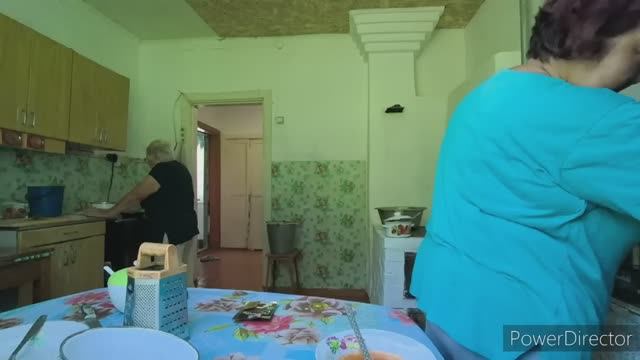 Аборигенка. Докрасила полы у родителей. Внучком. Начала у себя ремонт. Жизнь в глубинке.