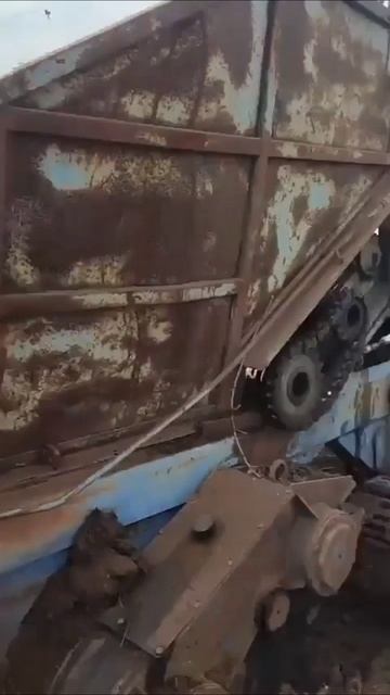 Корчеватель в работе