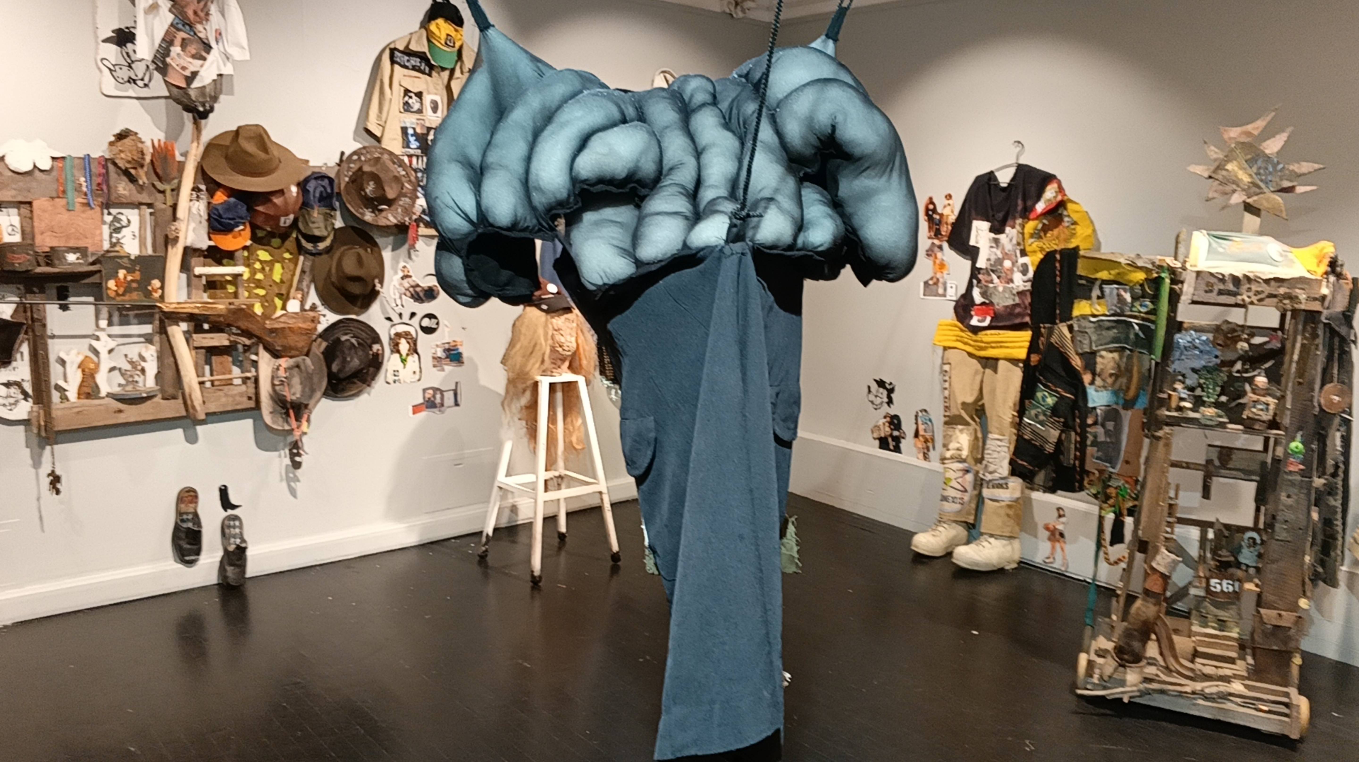 Прогулки по Москве. Выставки в галерее Триумф. Выставка "Тропическая география. цветы Джонджоли