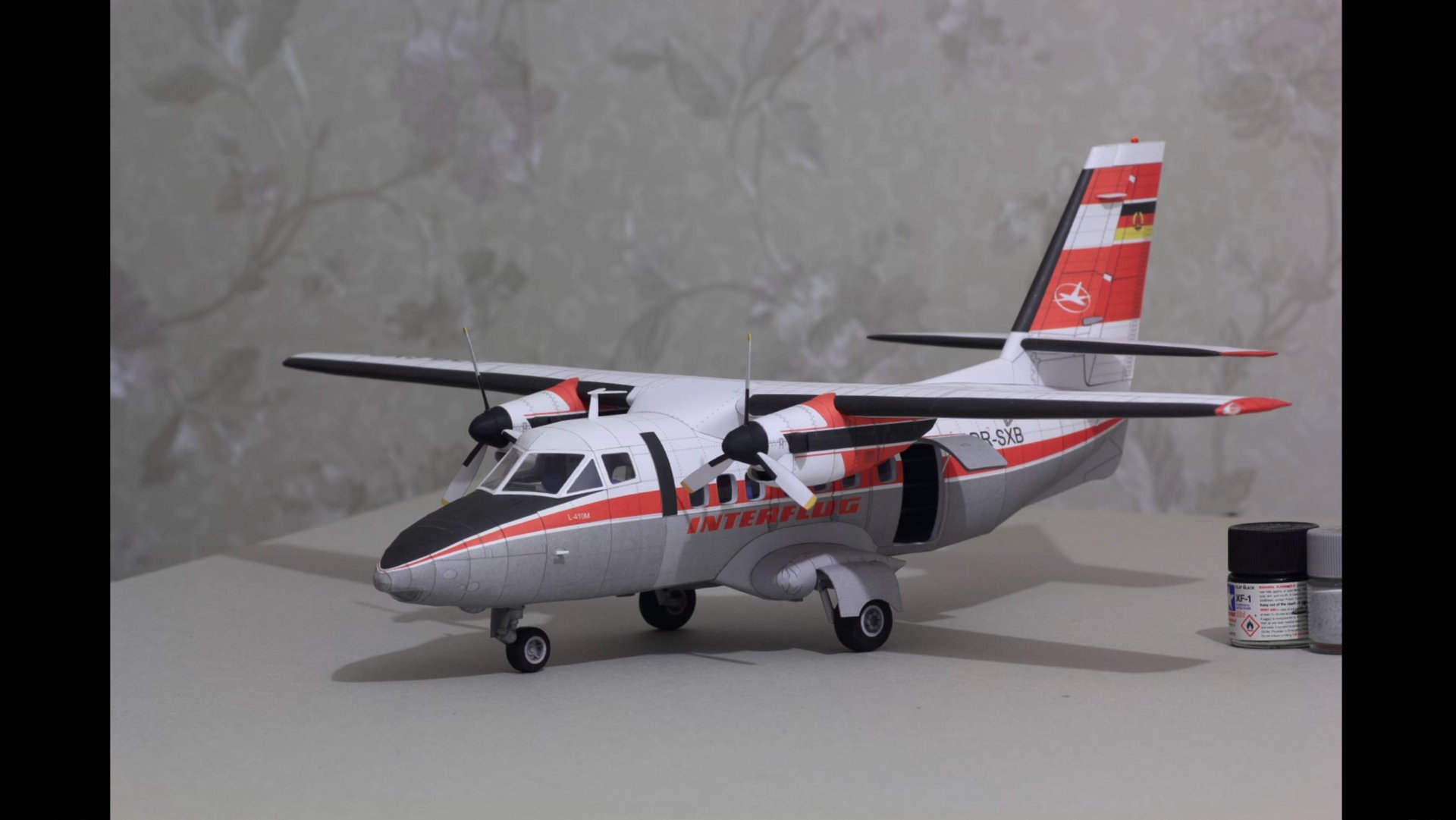 Сборка бумажной модели «Let L-410 ′Turbolet′» в масштабе 1:33 от GPM, Олег Иванов.