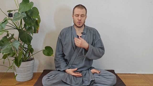 _Глаза в медитации_ Открыты _ Закрыты__