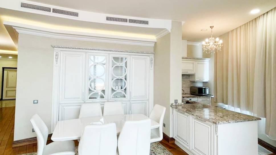 Цена квартиры в Геленджике 140 млн.р. в элитном ЖК "Акватория", улица Крымская на Толстом мысе.