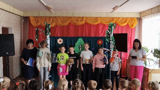 Кукольный спектакль «Как лиса волка судила» с. Поречье («Театр на колесах «Сказочный рейс»)